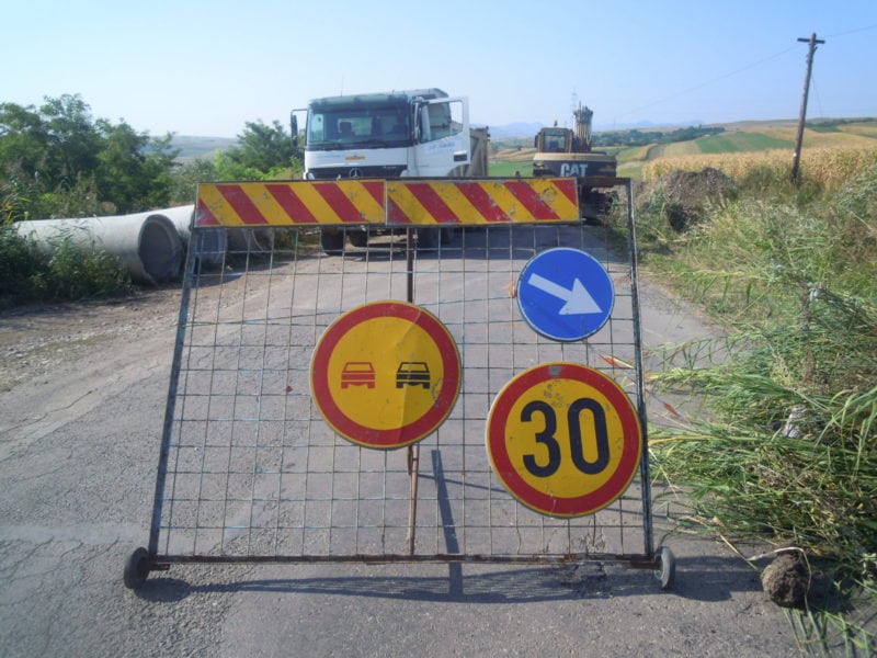 Au Demarat Lucrările De întreținere Pe Drumul Județean 103G Ceanu Mic ...